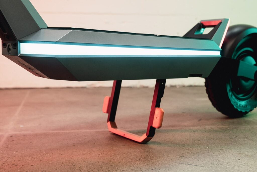 The Futuristic Apollo Pro 2023 Prototype - Rider Guide