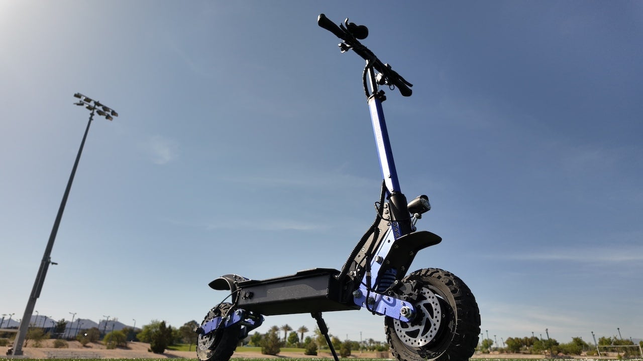 Roadrunner D4+ 4.0 – A Lot of Scooter for $1500