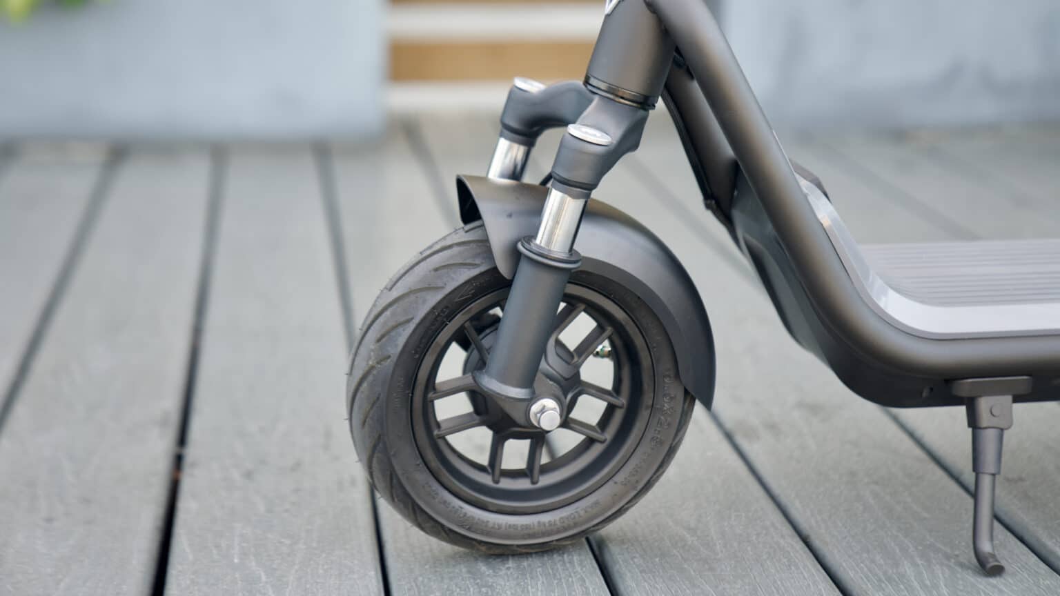 The NIU KQi 100P – A Budget Bombshell With Suspension