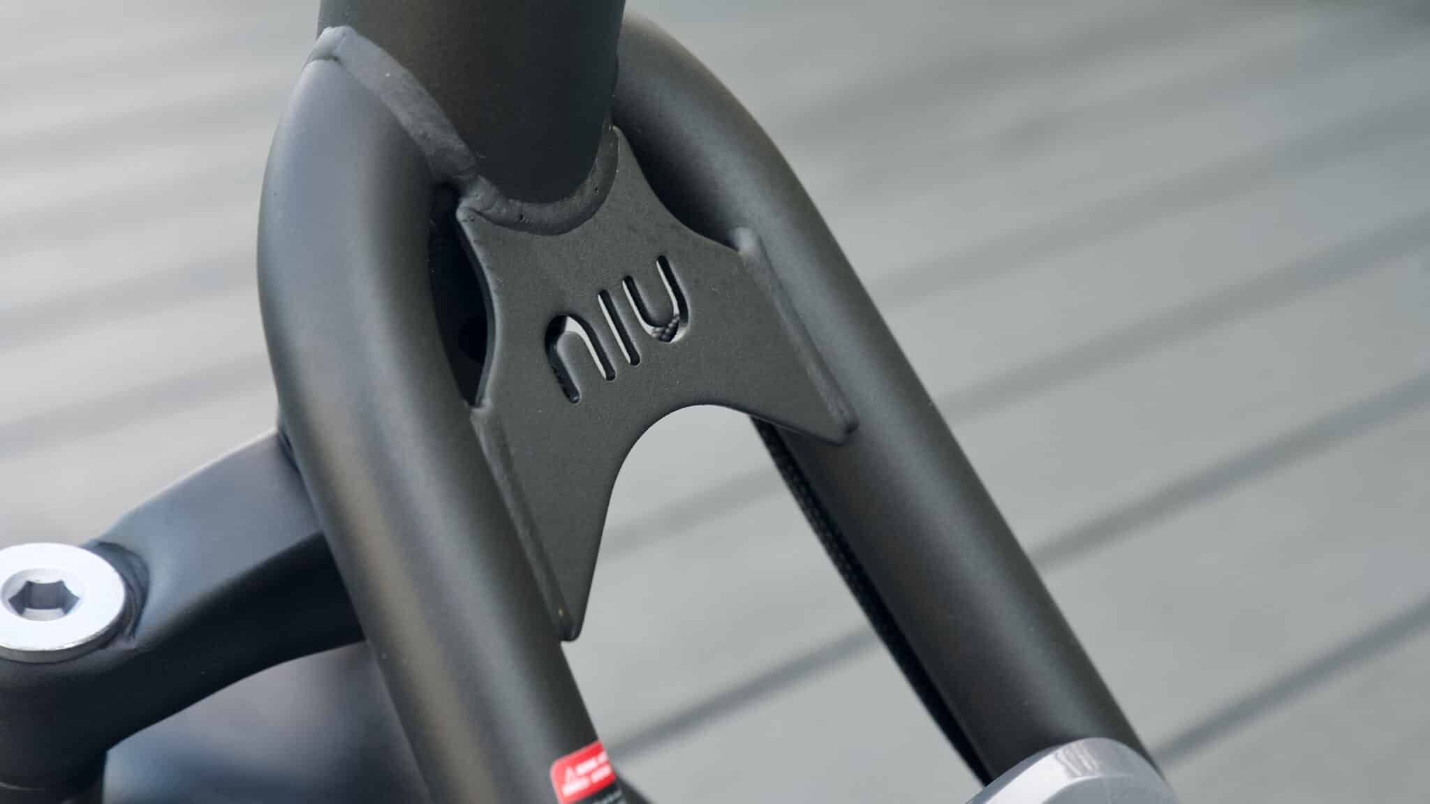 The NIU KQi 100P – A Budget Bombshell With Suspension