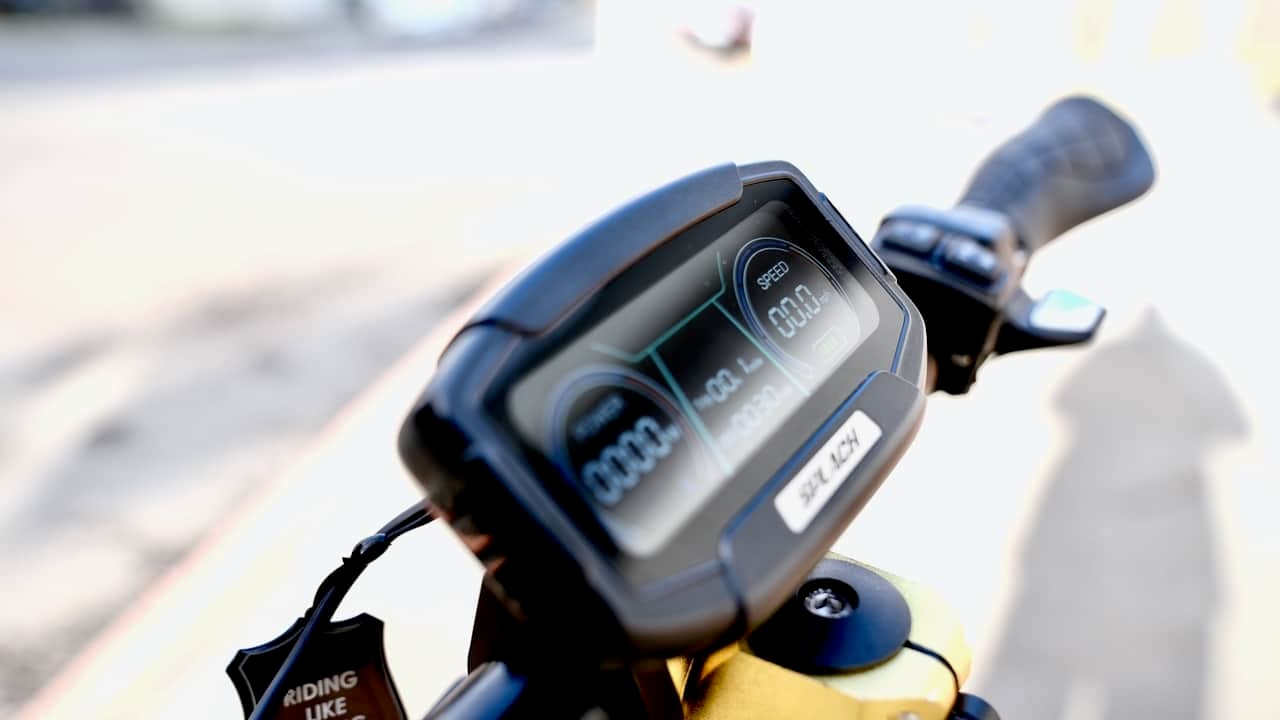 Splach Thunder 10 Review – Fastest Scooter Under $1000