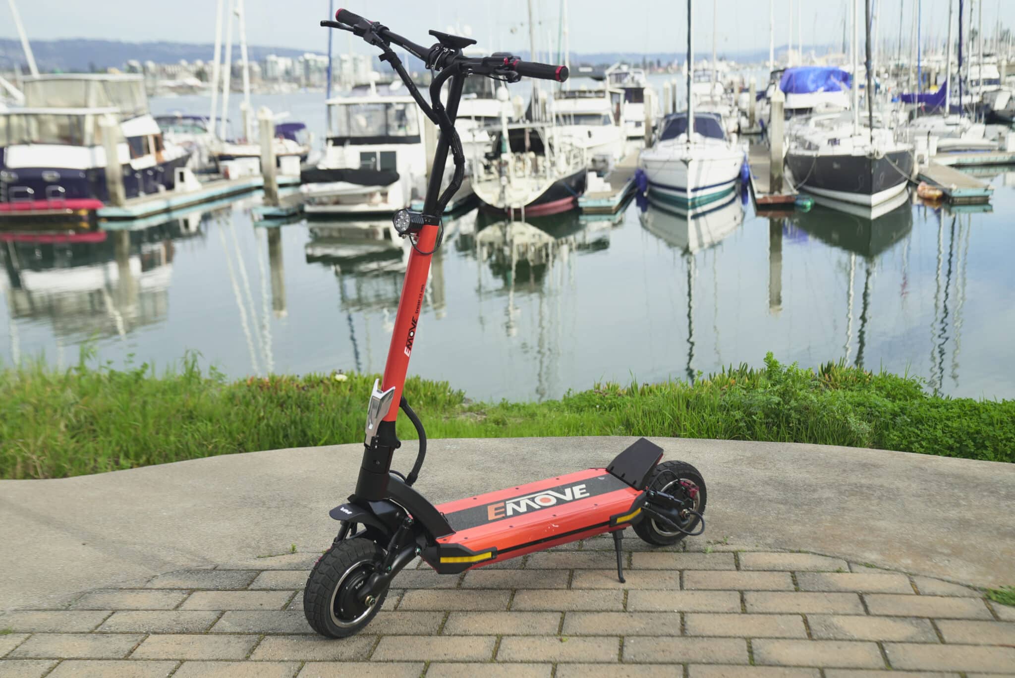 The Dual Motor EMOVE Cruiser V2 Review – EMOVE Goes AWD